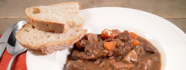 Stoofpotje met rundvlees, rode wijn & kruidkoek – Samen Bourgondisch